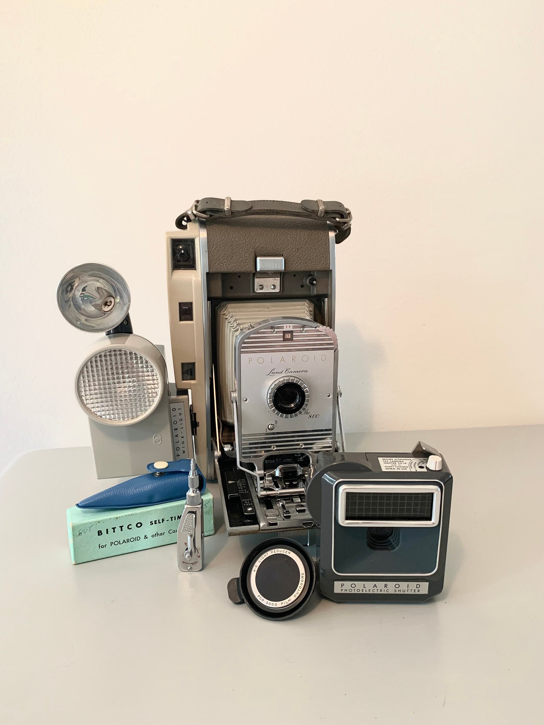 Vintage 1950s Polaroid 800 Land Camera W/accessories, Wink Light, Photoelectric Shutter ...