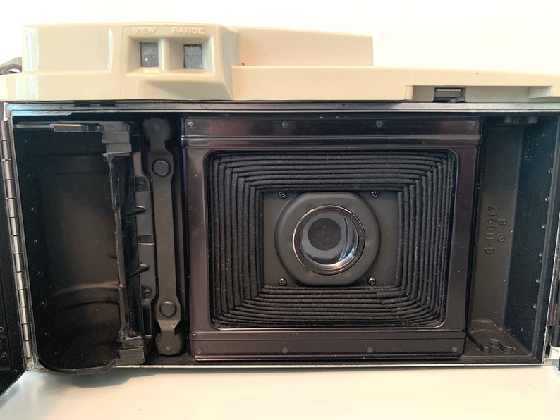 Vintage 1950s Polaroid 800 Land Camera W/accessories, Wink Light, Photoelectric Shutter ...