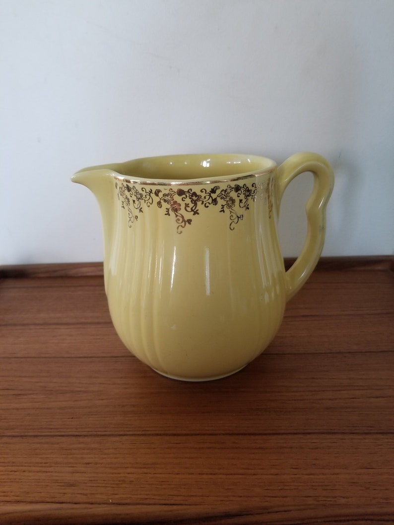 Hall's Superior Quality Kitchenware Three Piece Set - Yellow and Gold ...