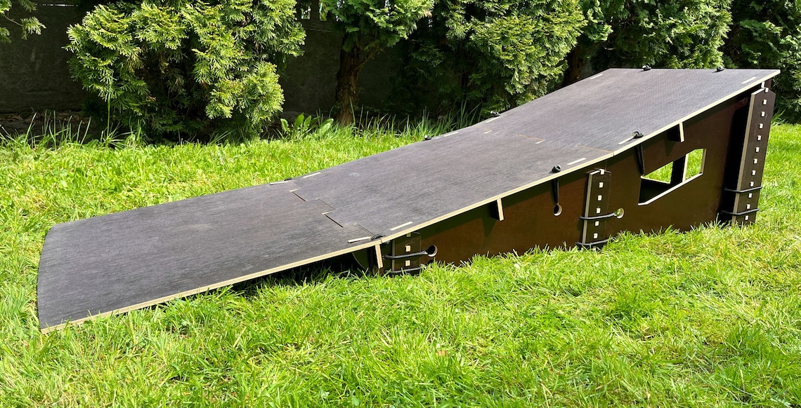 MTB Hopper Kicker Portable Jump Ramp Mobile Launcher Bike BMX (size M ...