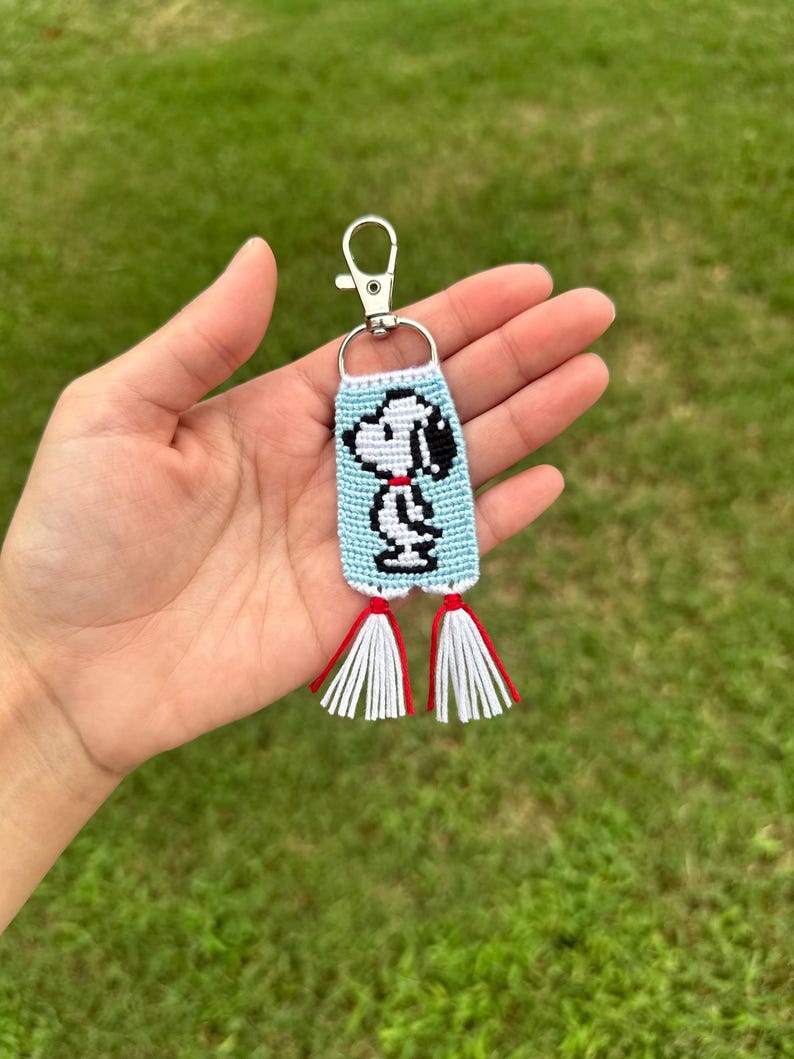 Handmade Snoopy Keychain: Alpha Pattern Threaded Keychain - Etsy