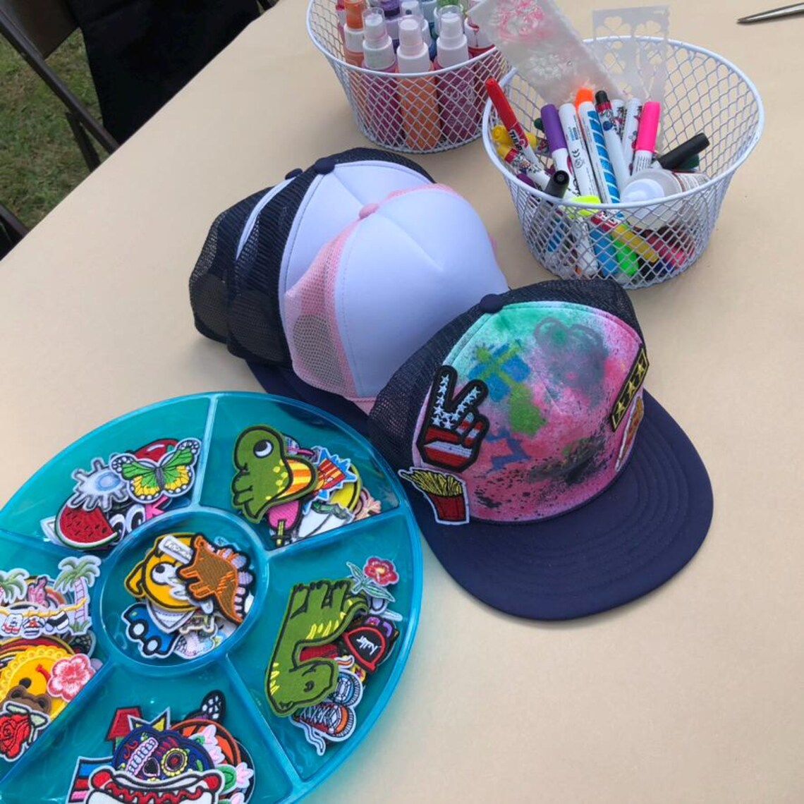 DIY Hat Craft Kit – Party Activity Box for Girls (10 Hats + Paint ...