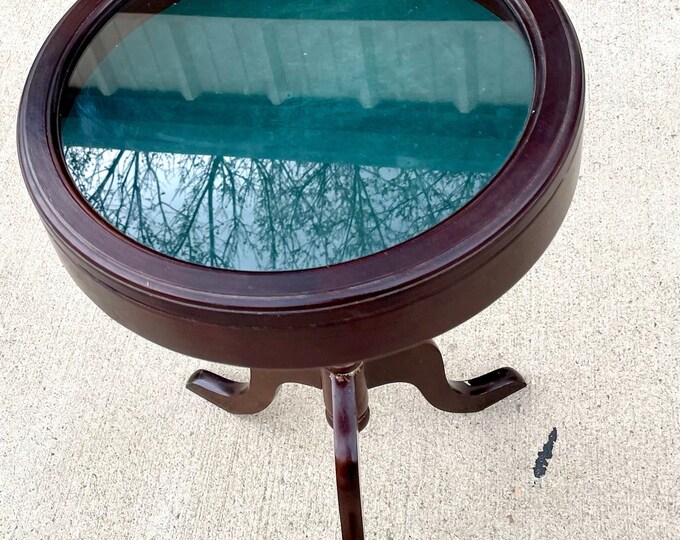 Mahogany Curio Table Vintage Lift Top Display With Green Felt Lining ...