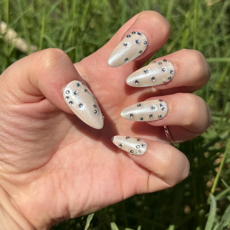 Sabrina Carpenter Nails - Etsy