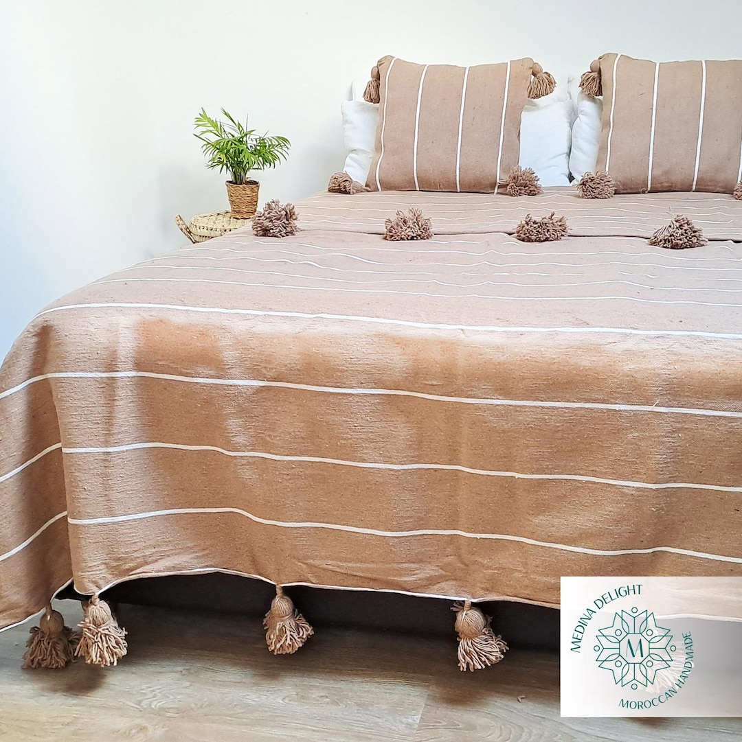 Cozy Bed Throw With Matching Pillow Cases Boho Style Set for Bedroom ...