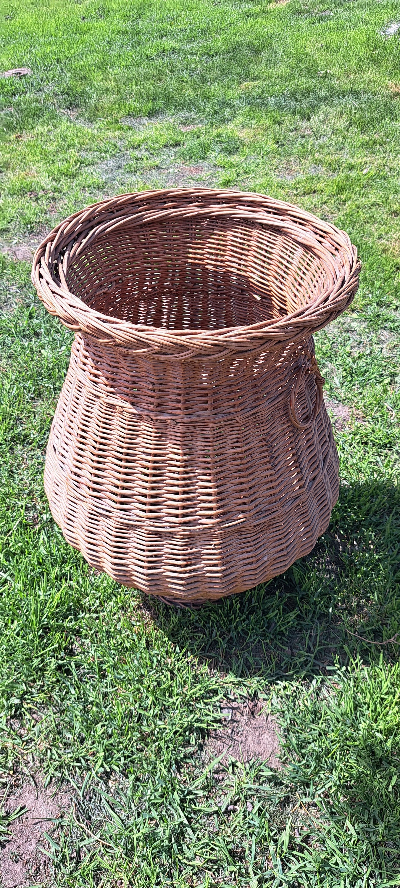 Hungarian Vintage Round Wicker Basket With Handle, Large Wicker Basket ...