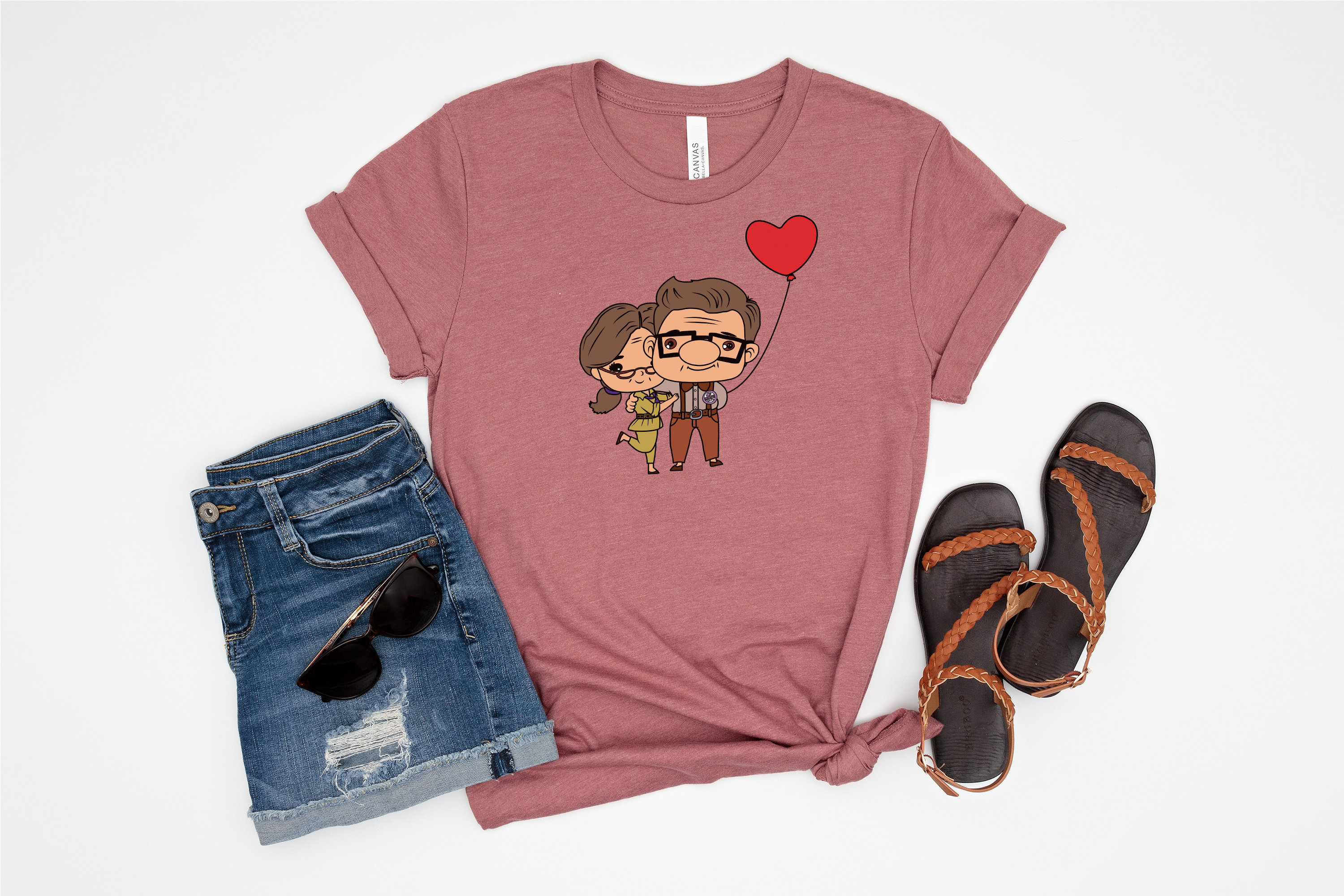 Lindo Carl Fredricksen y Ellie Fredricksen Hug Camiseta, Disney Up ...