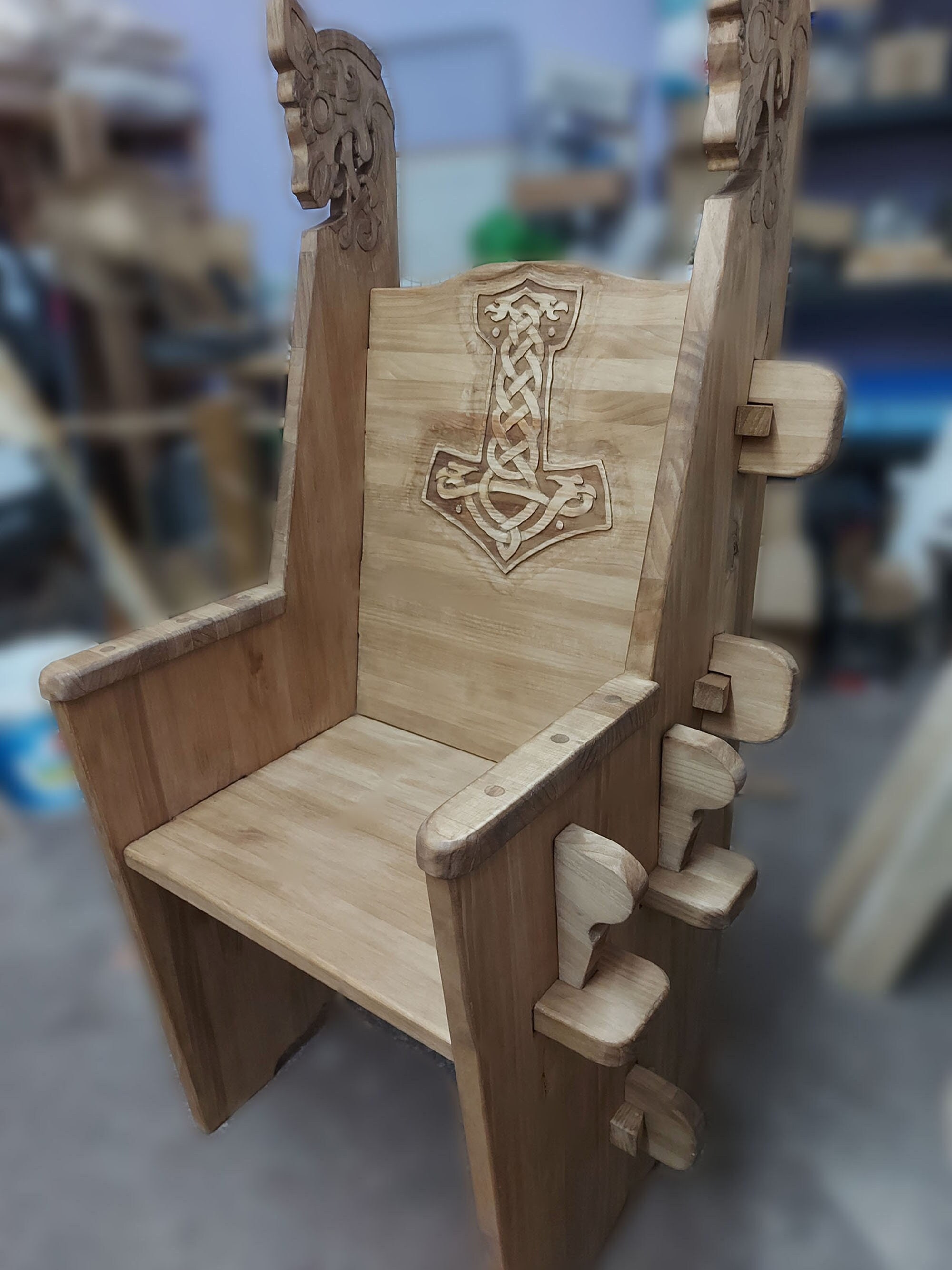 Woodworking Throne Chair