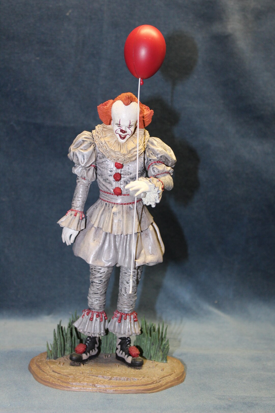 IT Chapter 2 Gallery Pennywise PVC Diorama Figure/statue by Diamond ...