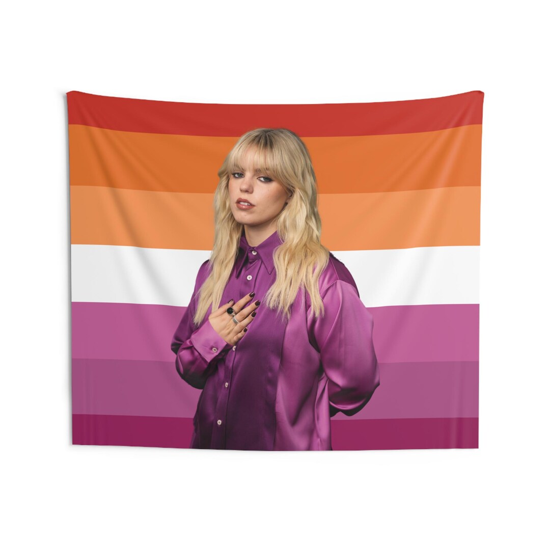 Renee Rapp Tapestry, Lesbian Flag, Renee Rapp Merch, Renee Rapp Art ...