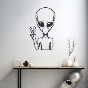 Alien Design Metal Wall Art, Peace Sign Alien Decor, Extraterrestrial ...