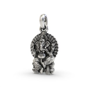 18K Gold Ganpati Bappa Pendant: Lord Ganesha Blessing Locket - Etsy