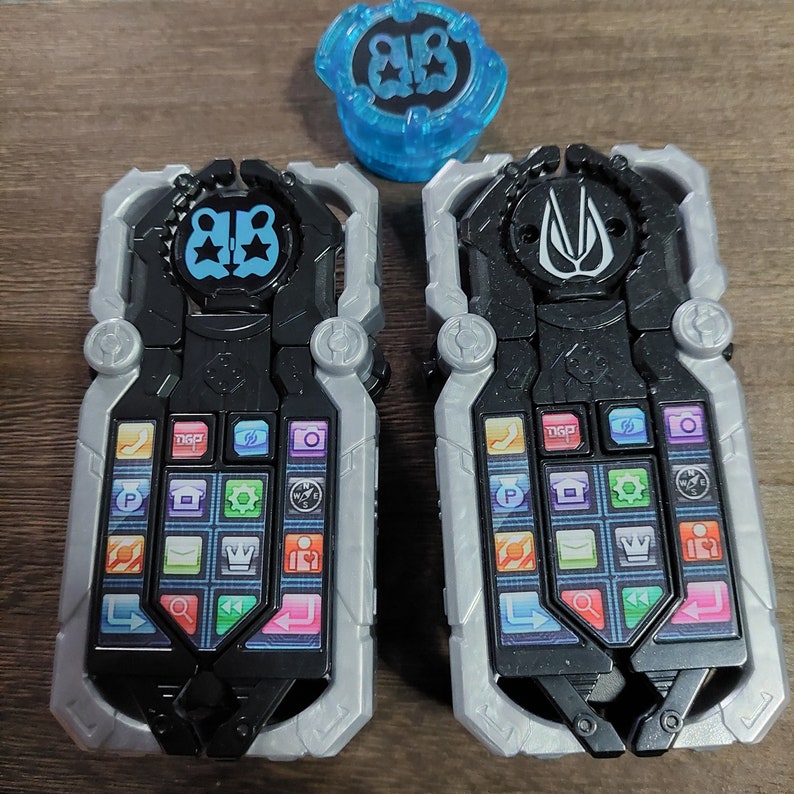 Kamen Rider Geats DX Spider Phone Custom - Etsy