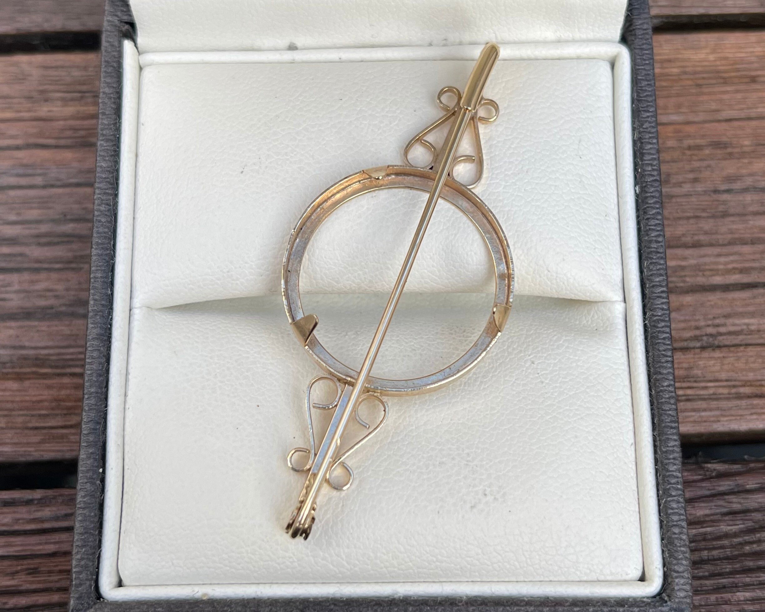 9ct Gold Full Sovereign Mount Brooch - Etsy