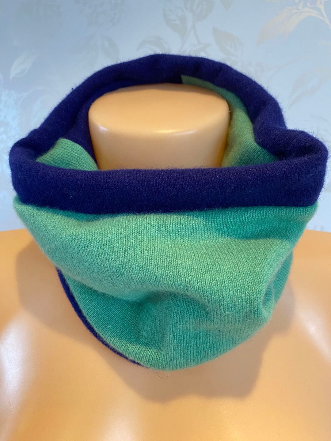 100% Pure Cashmere Reversible Wool Snood/neck Warmer Green and Royal ...