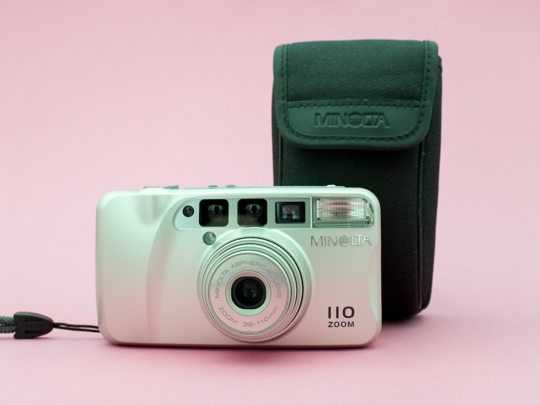 Minolta 110 Zoom Vintage Analog Compact Camera for 35mm Film Appareil ...