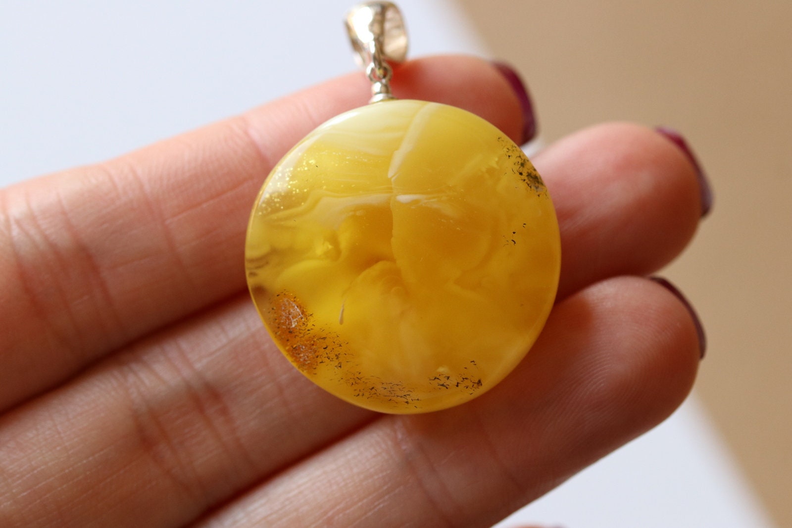 Royal Butterscotch Color Amber Pendant, Round Elegance Yellow Amber ...