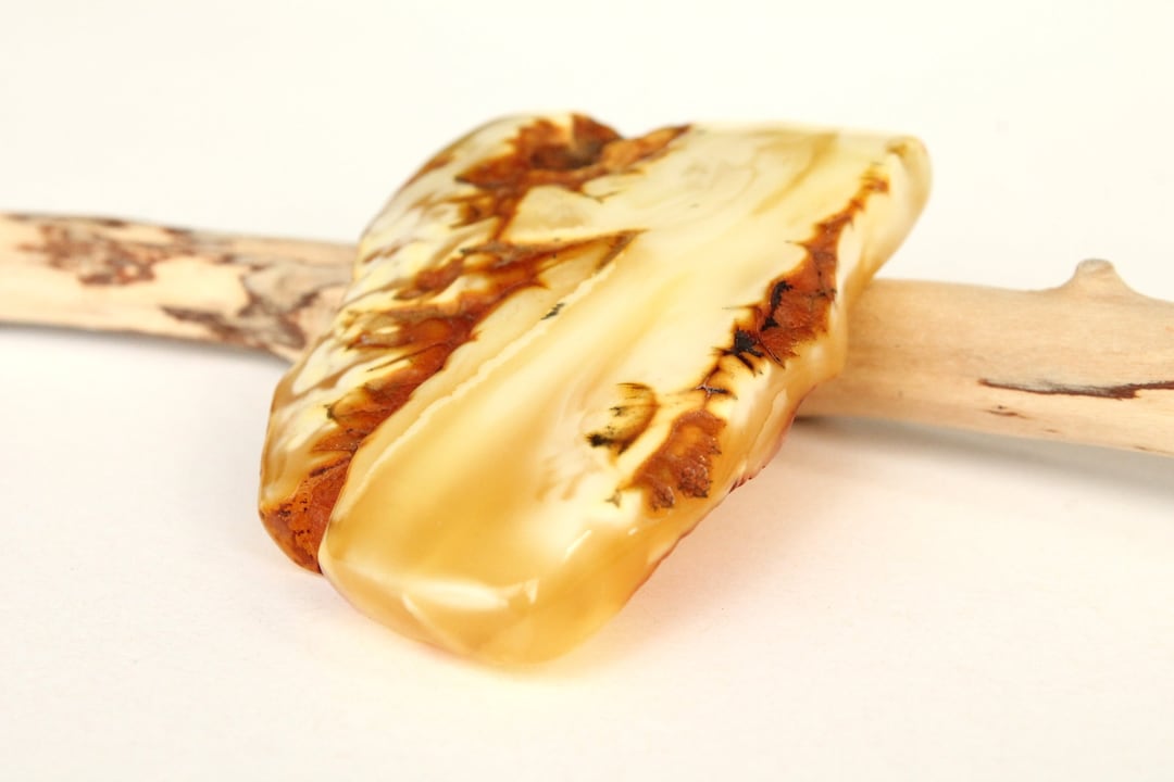 Untreated Natural Amber Stone, White Thin Amber Stone, Baltic Amber ...