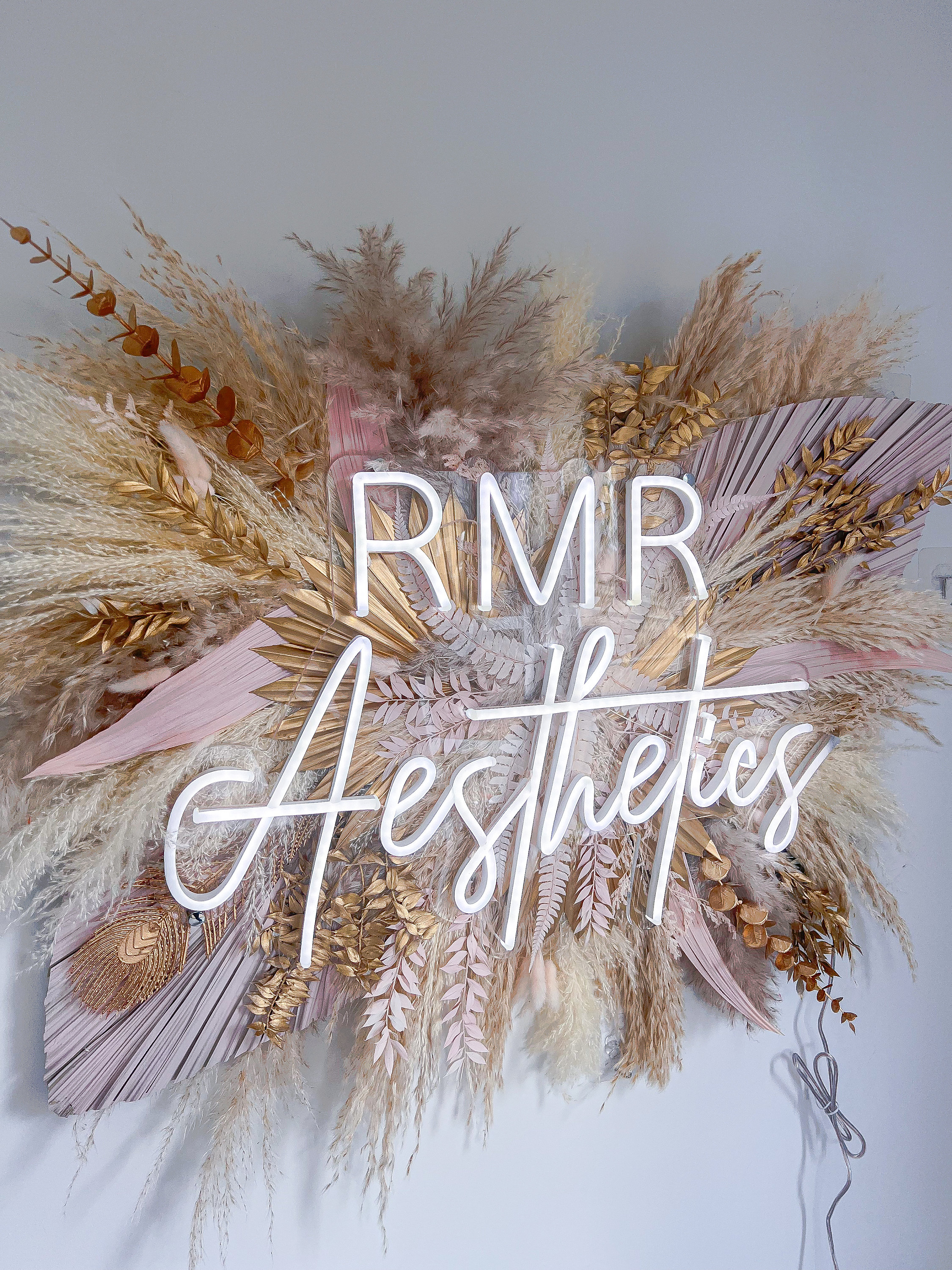 Neutral Pampas & Neon Sign, Salon Flower Decor, Wedding Arrangement ...