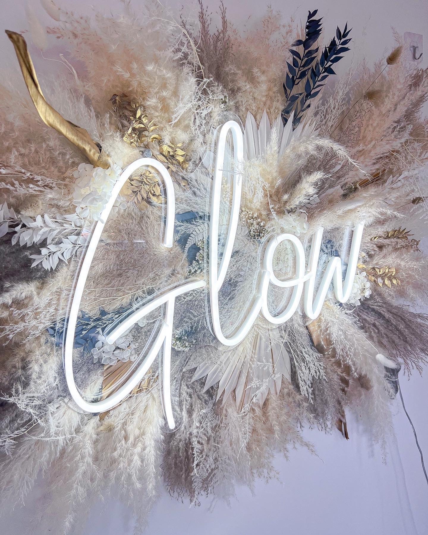 Pampas and Neon Sign, Salon Flower Decor, Glow Sign Decor, Dried ...