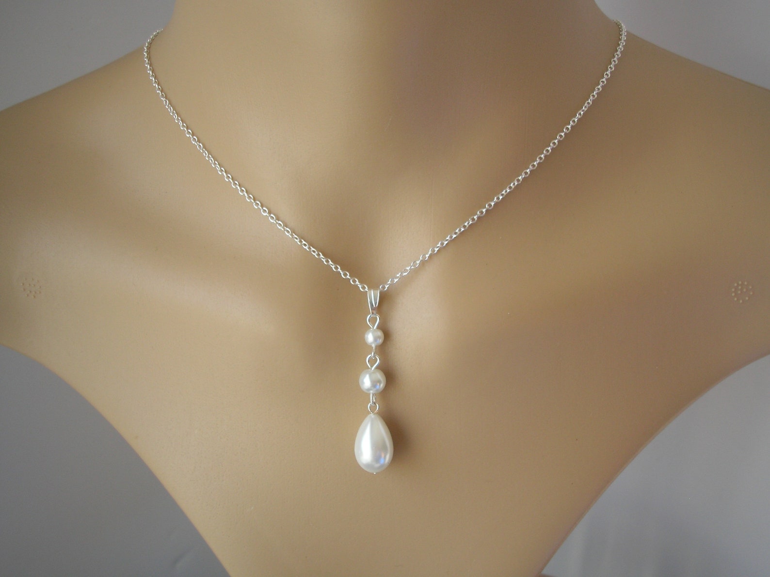 Long Drop Teardrop & Graduated Pearl Backdrop Necklace for Women Brides ...