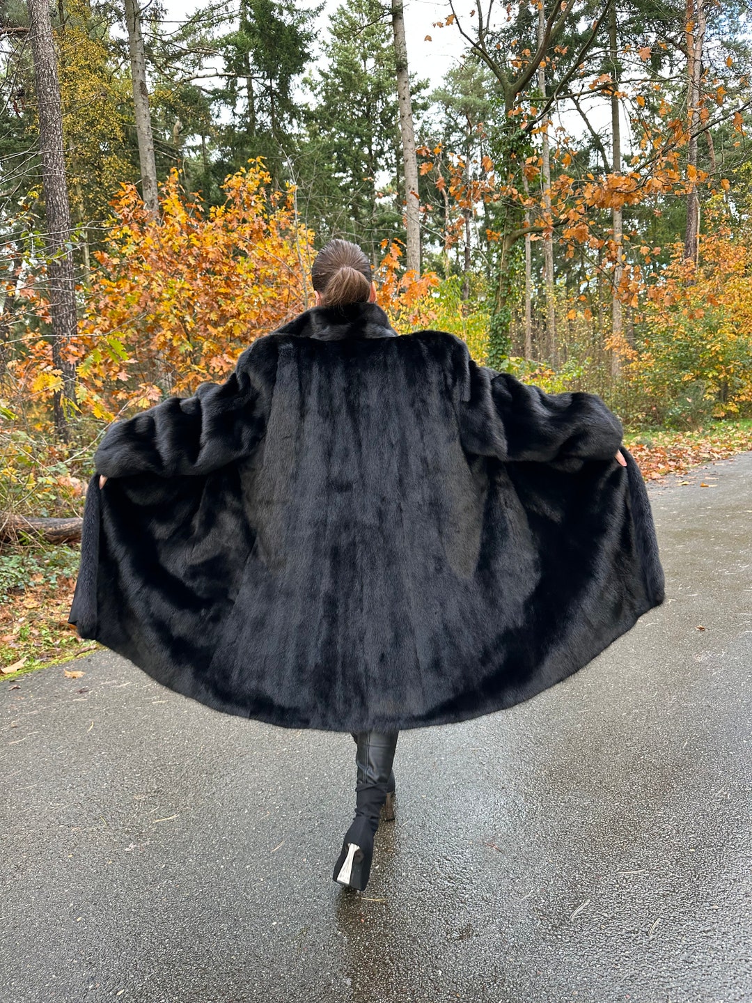 Black Saga Ranched Nerz Mantel, voller schwarzer Nerzpelzmantel ...