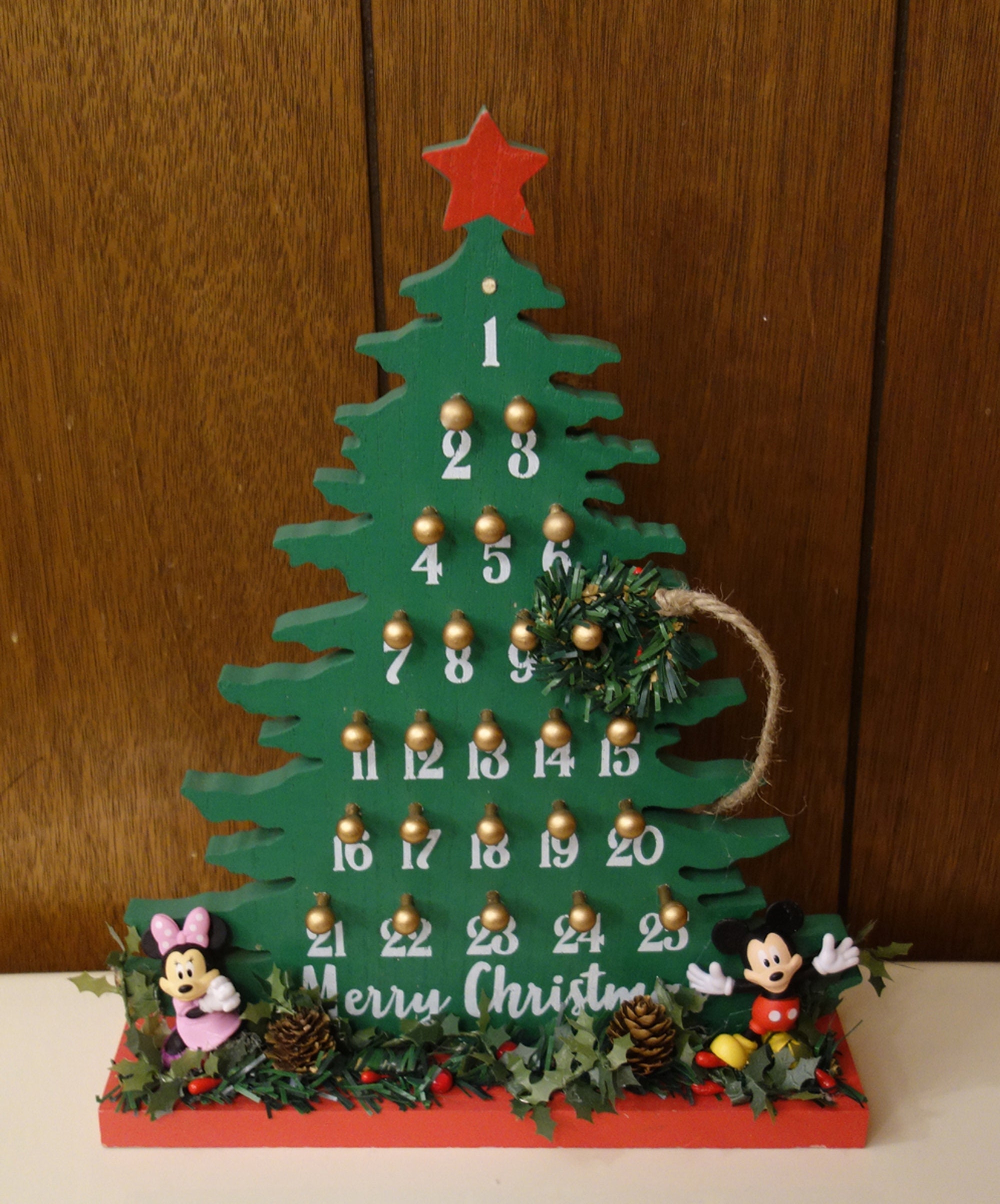 Mickey & Minnie Mouse Countdown to Christmas Advent Calendar Green ...