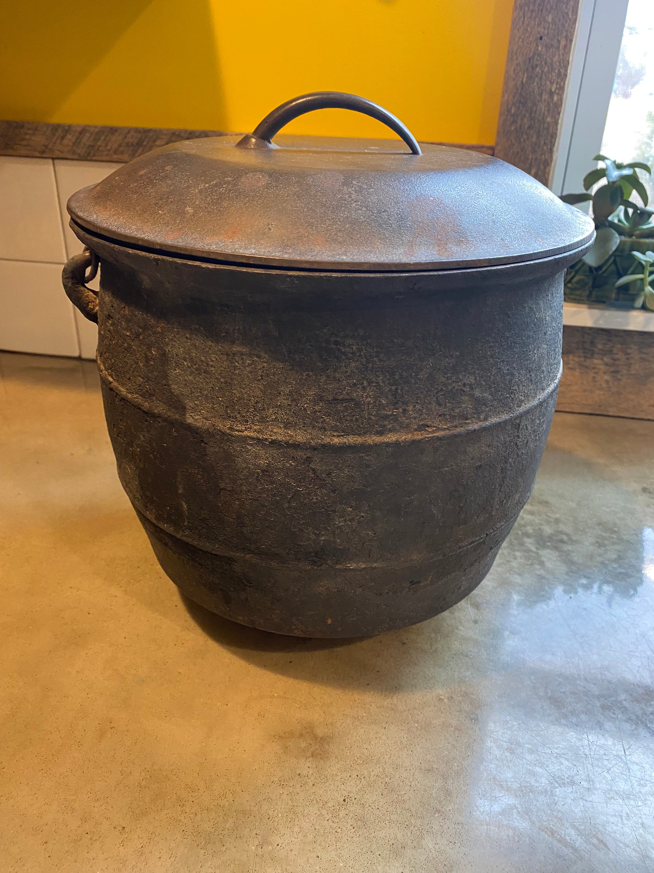 Large Antique Footed Cast Iron Cauldron Bean Pot With Lid and Handle ...