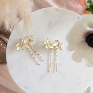 Set of 2 White Floral Hair Pins for Bride - Delicate Wedding Hair Clips ...
