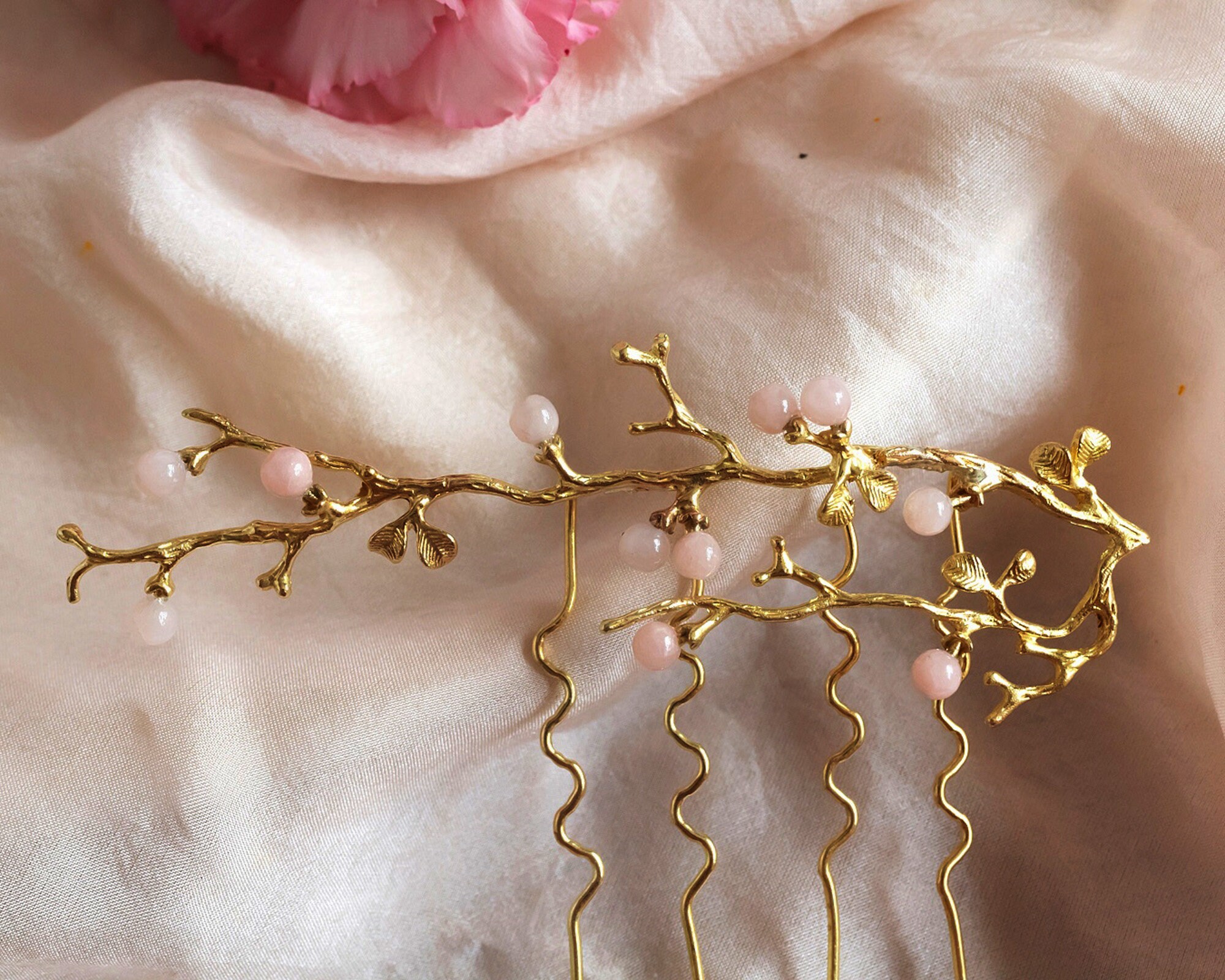 Gold Twigs Hair Pins, Modern Bridal Headpiece, Sleek and Minimal Bridal ...