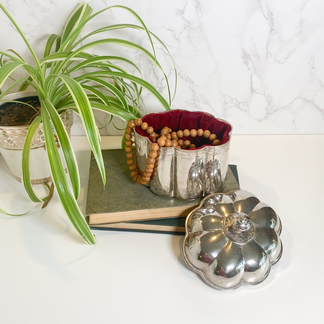 Godinger Silver Jewelry Box With Etched Scrollwork Pattern & Scalloped ...