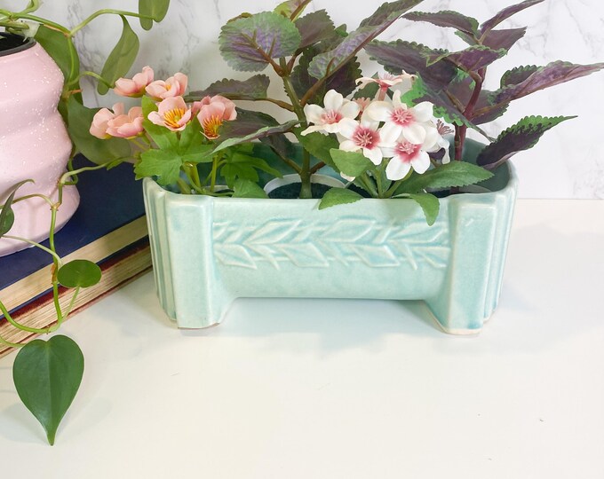 Mccoy Planter in Turquoise With Leaf Design, Vintage 9" Mccoy Plant Pot ...