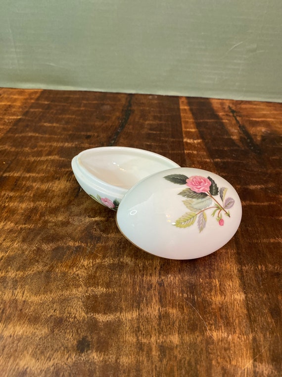 Wedgwood Egg Shaped Bone China Trinket Box - Kutani C… - Gem