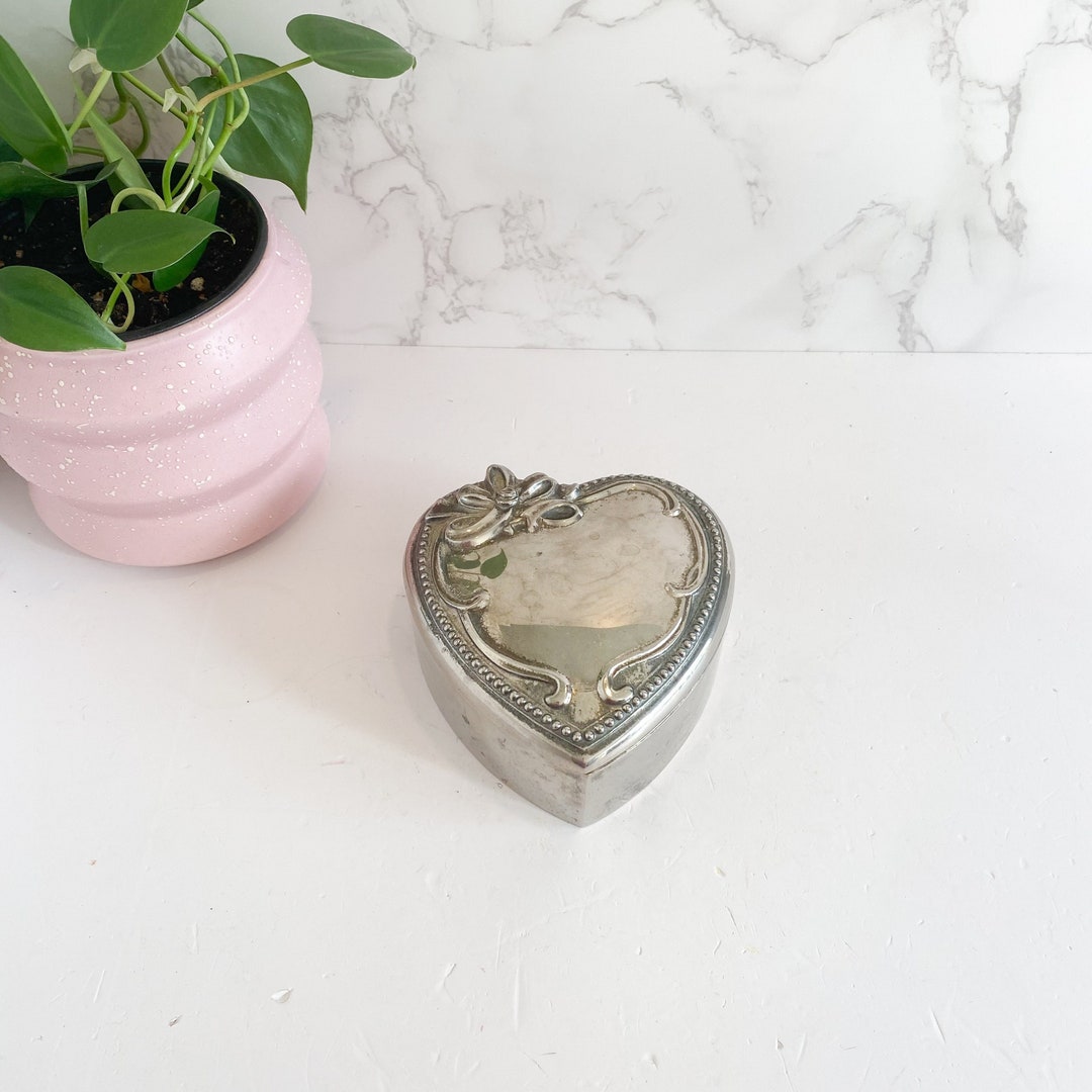 Vintage Silver-plate Heart Jewelry Box With Ribbon Scrollwork - Etsy