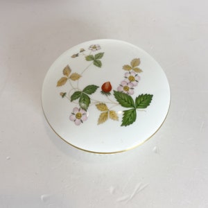 Wedgwood Wild Strawberry Bone China Trinket Box, Strawberry Wedgwood Ring Box, Vintage Jewelry ...