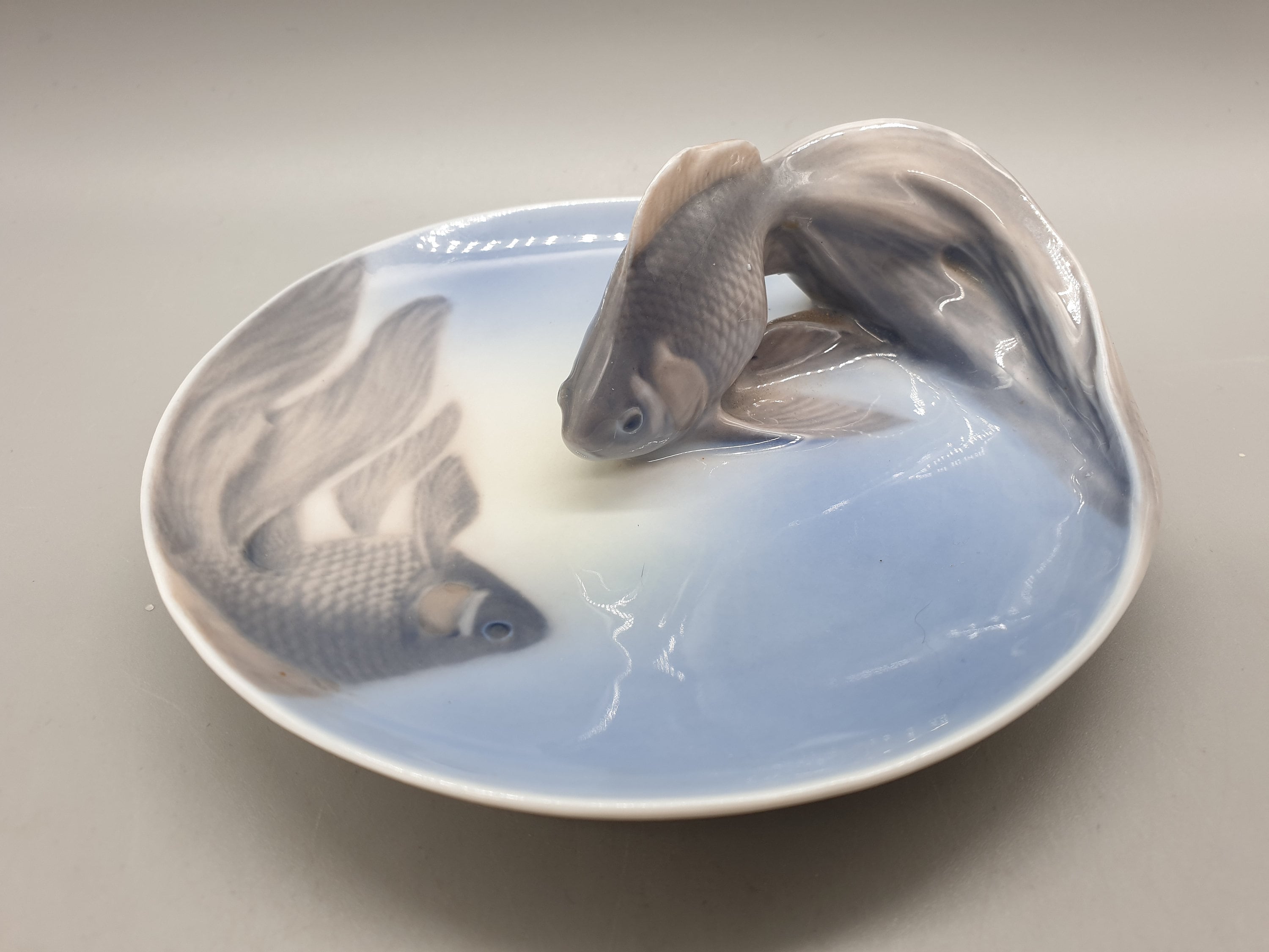 1969 Royal Copenhagen Denmark 3D Fantail / Veiltail Goldfish Sculpture Collectible Plate No. 931 ...