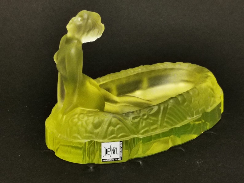 Suzanne in Bath - URANIUM DESNA Statue - Etsy