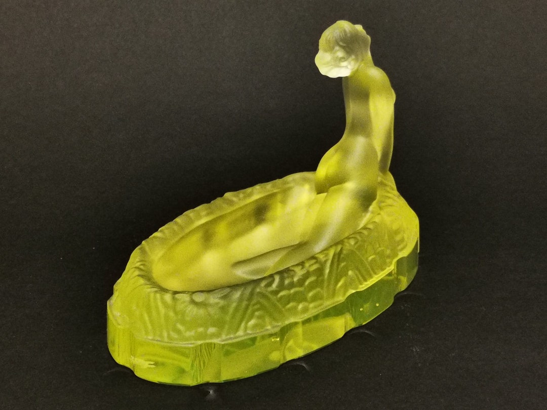 Suzanne in Bath - URANIUM DESNA Statue - Etsy