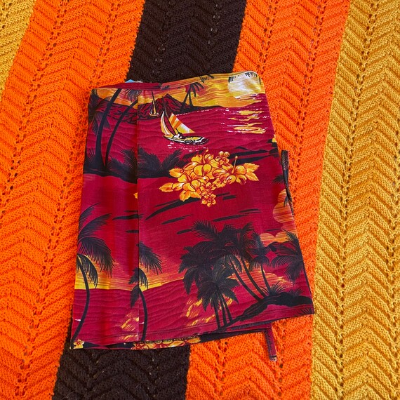 1990s spandex Red Hawaiian sunset print wrap mini ski… - Gem