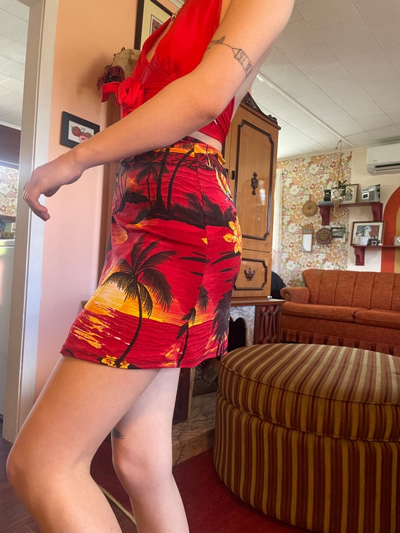 1990s spandex Red Hawaiian sunset print wrap mini ski… - Gem
