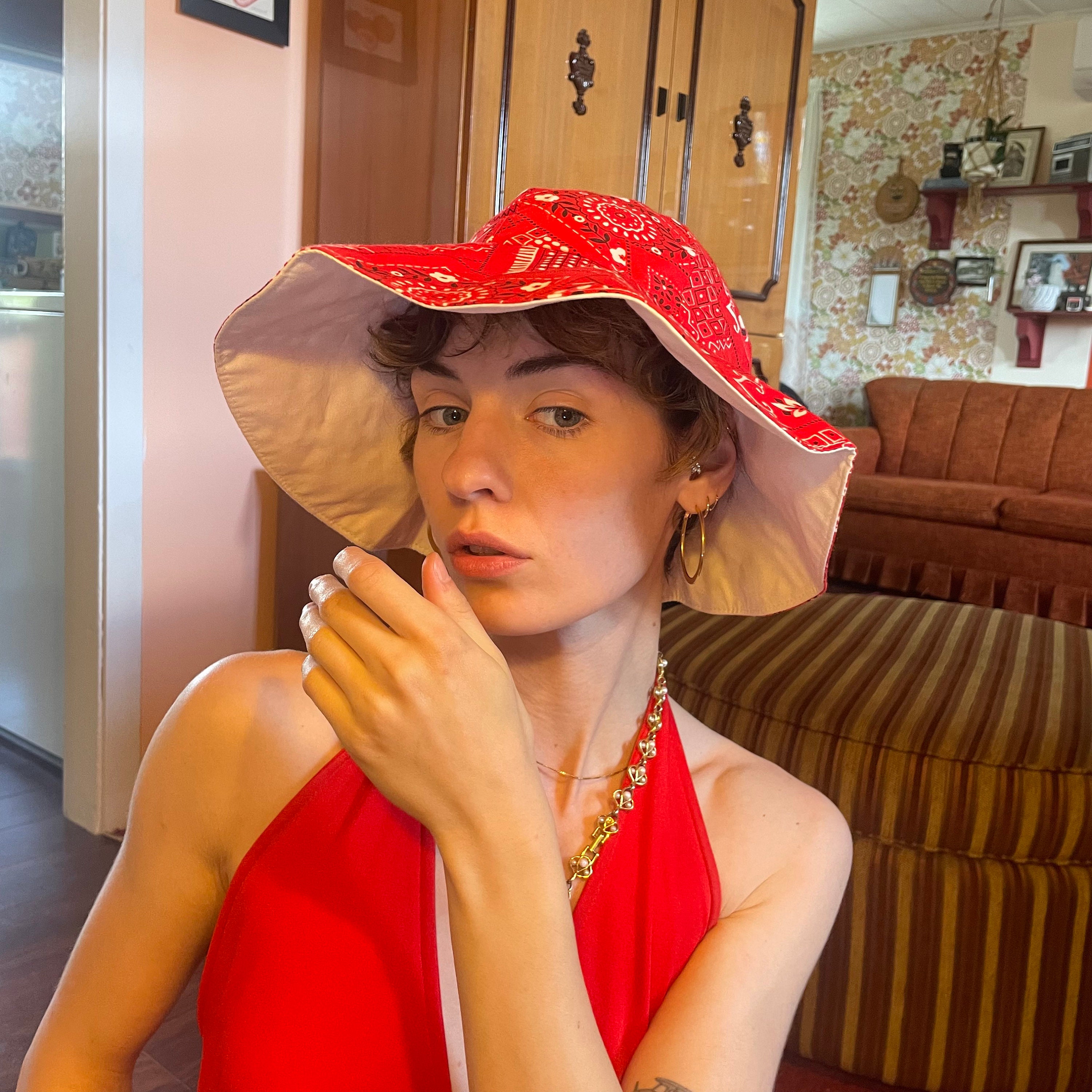 1970s Vintage Bright Red Retro Floppy Beach Sun Hat in Bandana Print ...