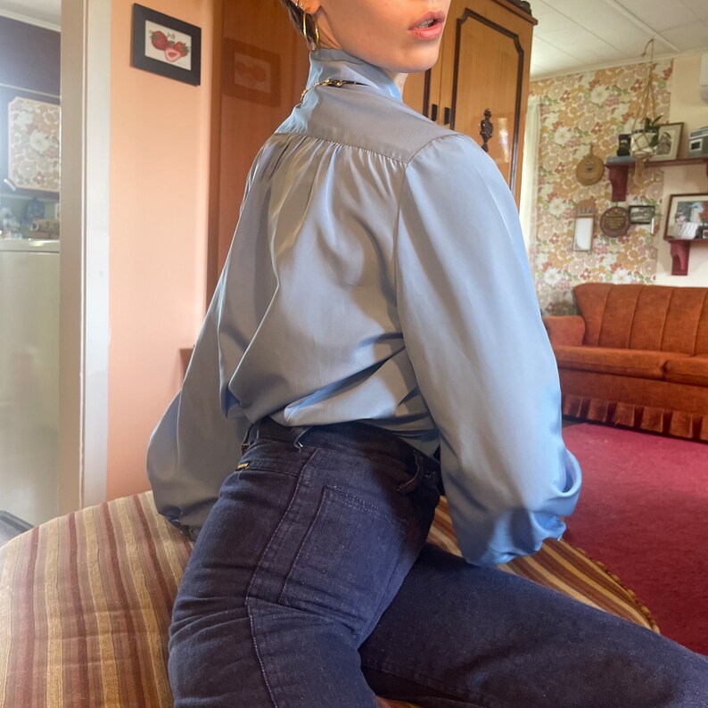 70s 80s Vintage Peter Pan Tie Neck Twee Collared Bishop Sleeve Buttons ...