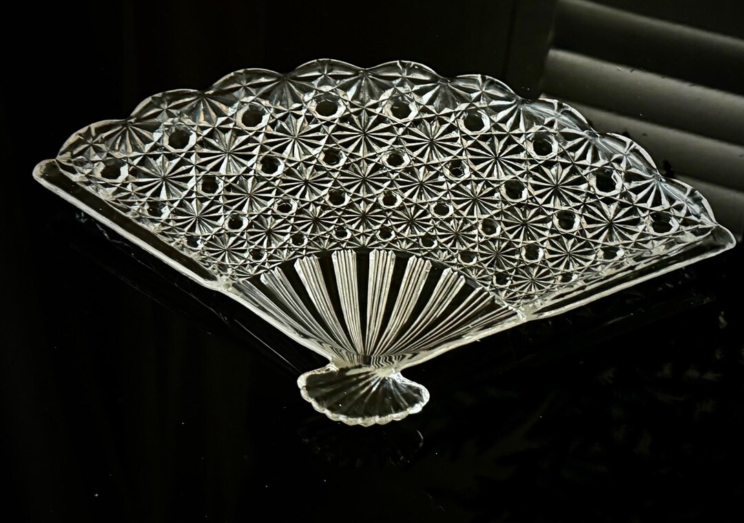 Fenton Fan Shaped Serving Plate ~ Starburst Daisy Bubble Motif ...