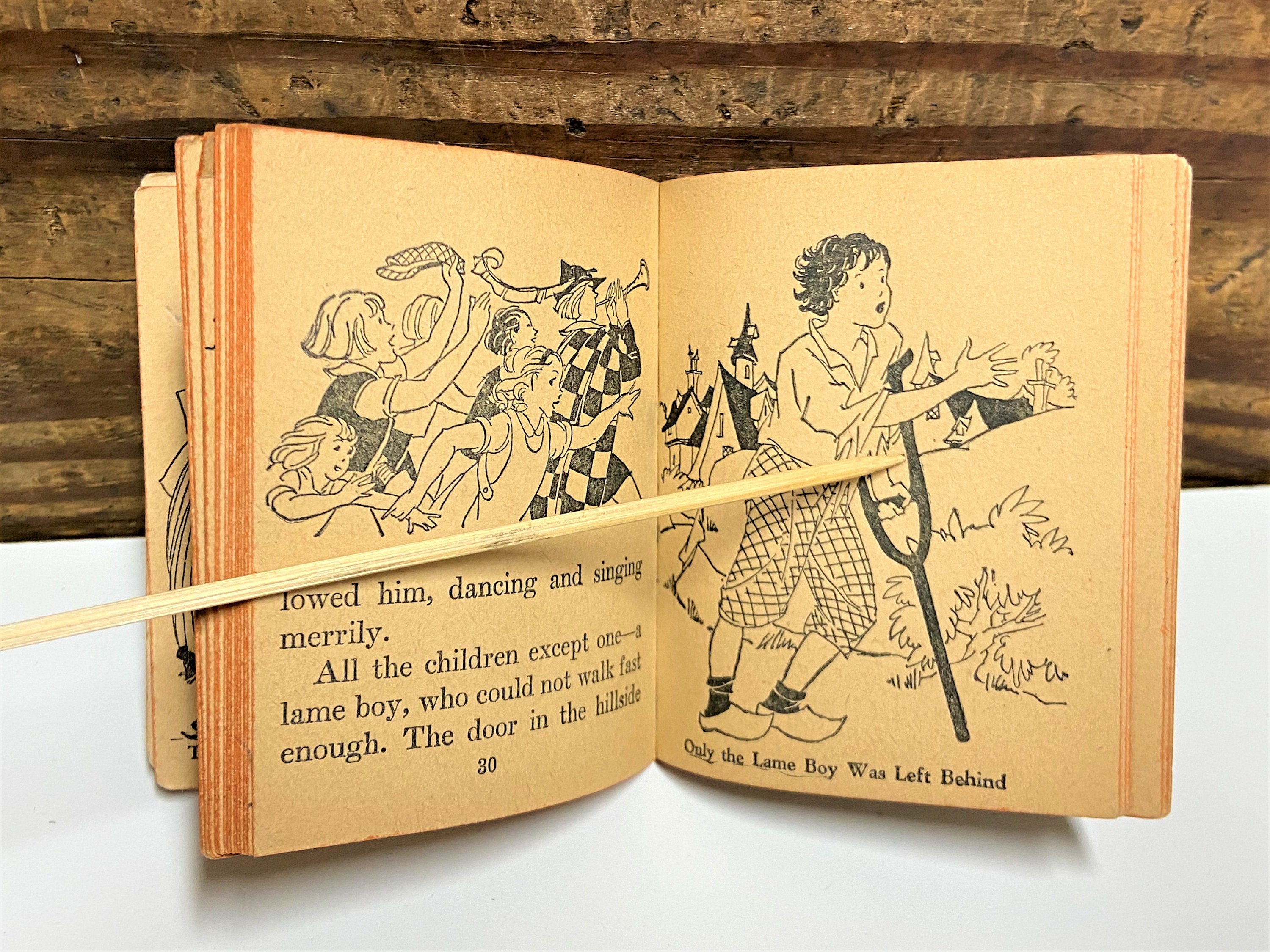 Antique 1934 Pied Piper of Hamlin Mini Book Based on Poem by - Etsy