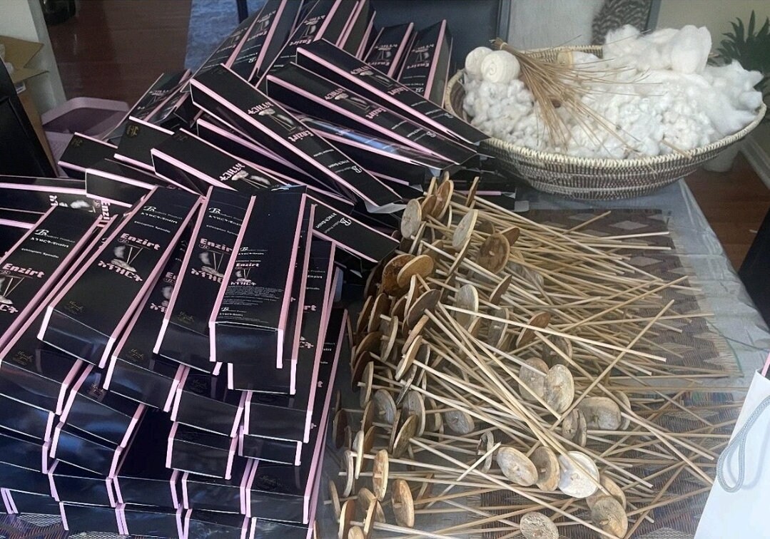 Spindle/enzirt is Used for Spinning or Twisting Cotton Into Yarn to ...