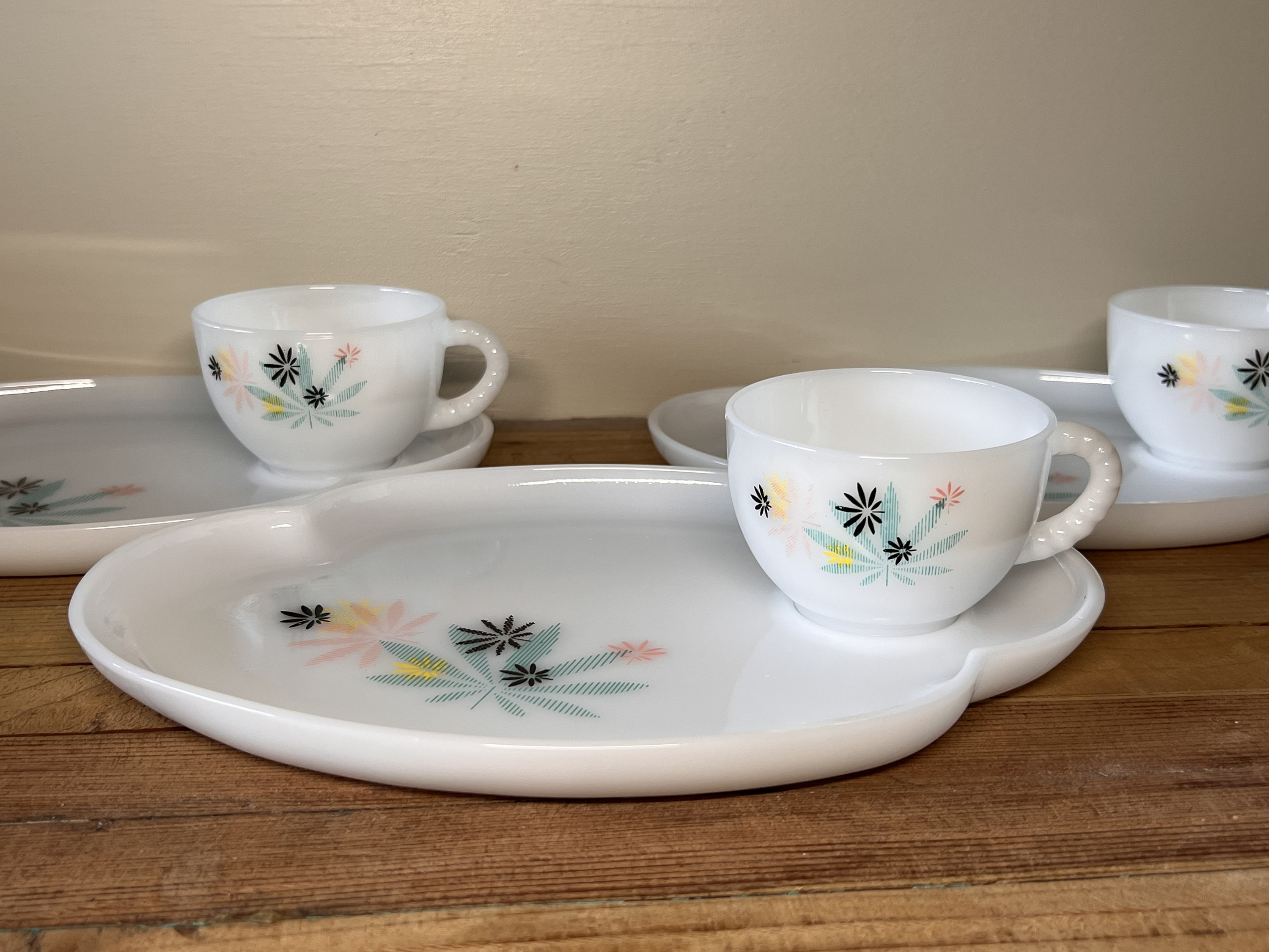 Atomic Federal Glass Patio Snack Luncheon Set - Etsy