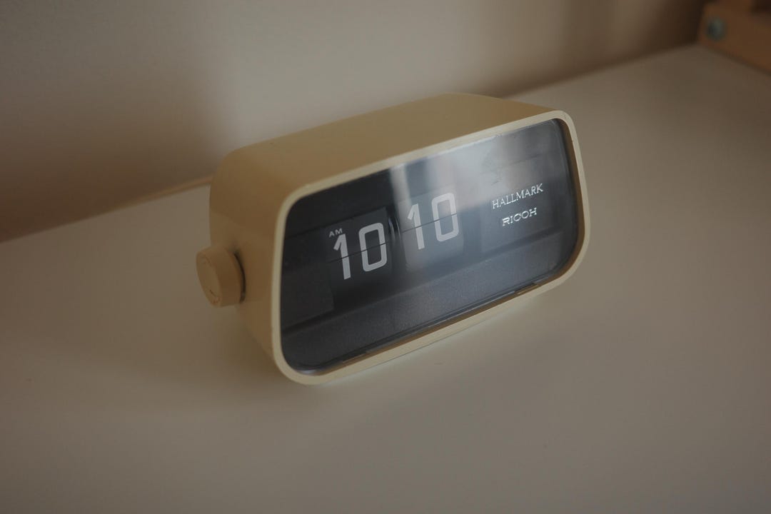 Hallmark Ricoh Flip Clock Made in Japan - Etsy