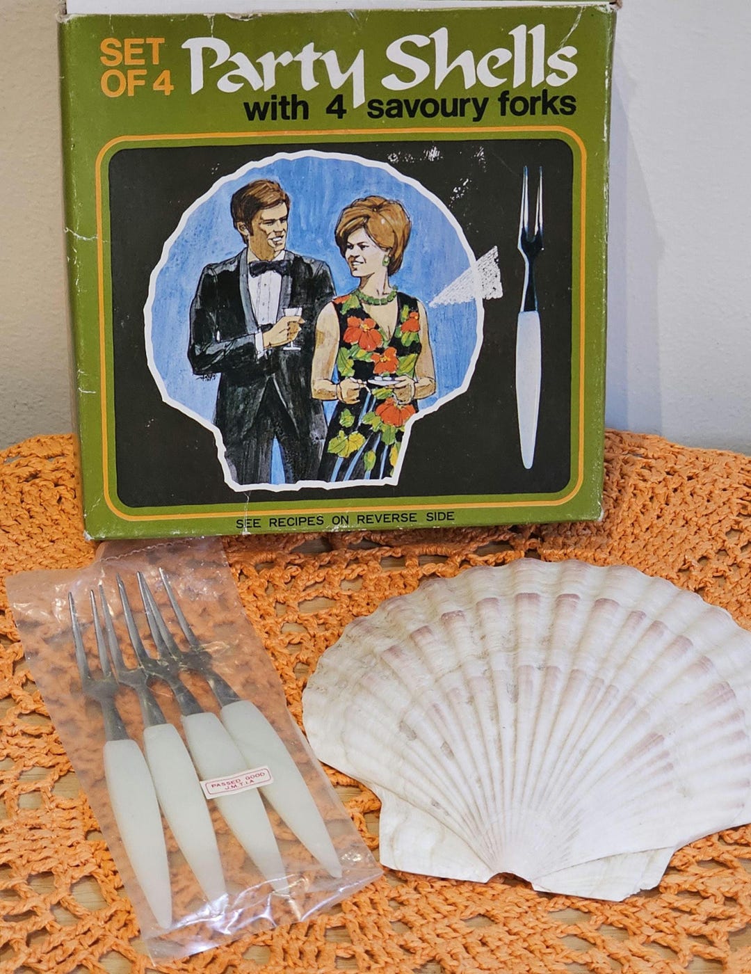Vintage 1960s Party Shells Set: Baking & Serving Dishes With Savory ...