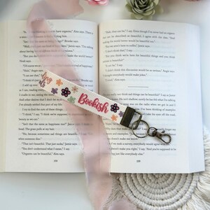 Book Lover Wristlet Keychain, Bookish Gifts - Etsy