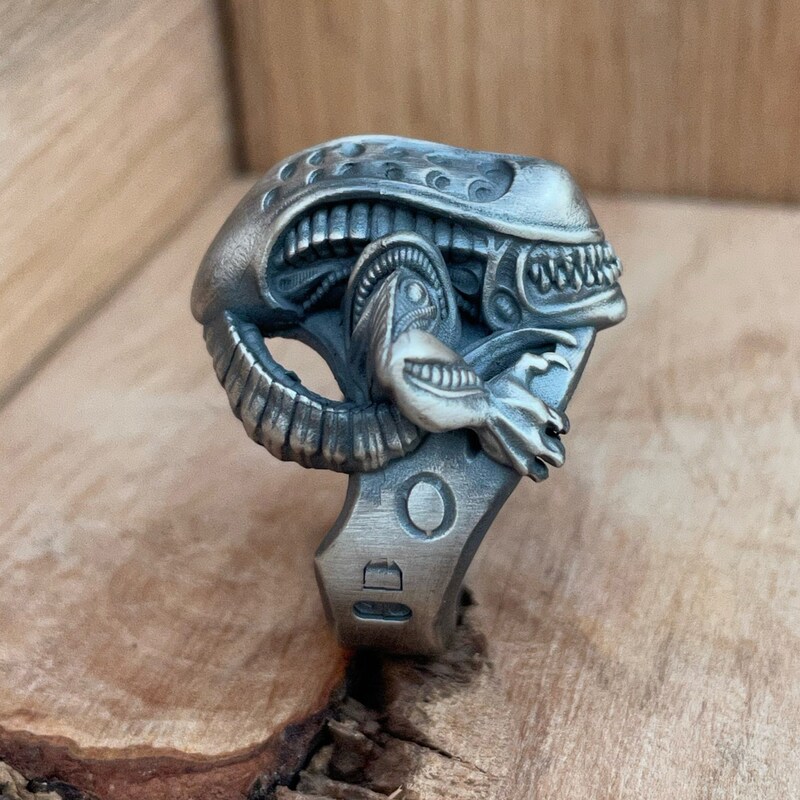 Alien Ring - Etsy